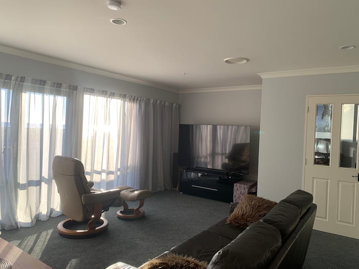 Hill Top With Sun & Ocean Views - Pukemoana - Napier