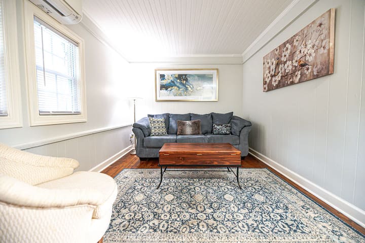 Downtown 2 King Beds + Workspaceiwalk Everywhere - Winston-Salem, NC