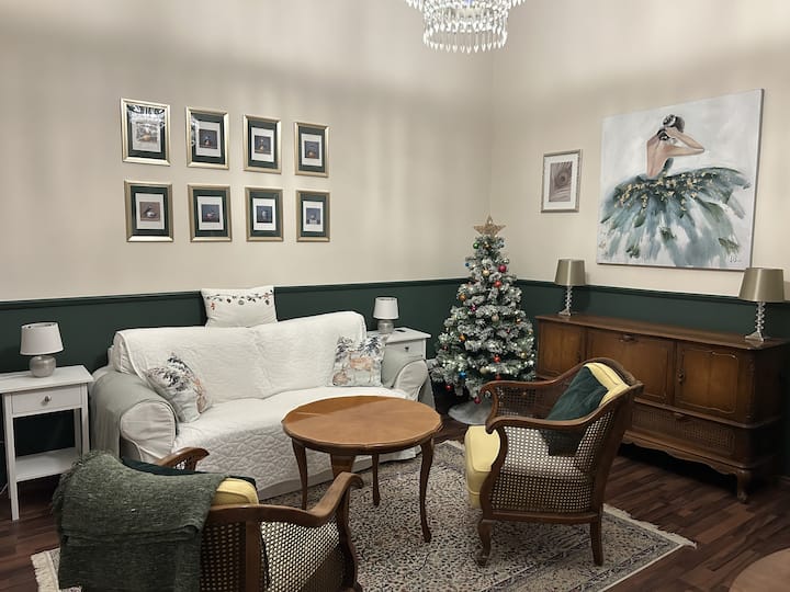 "The Flowers Vienna - Ivy" - Vienne