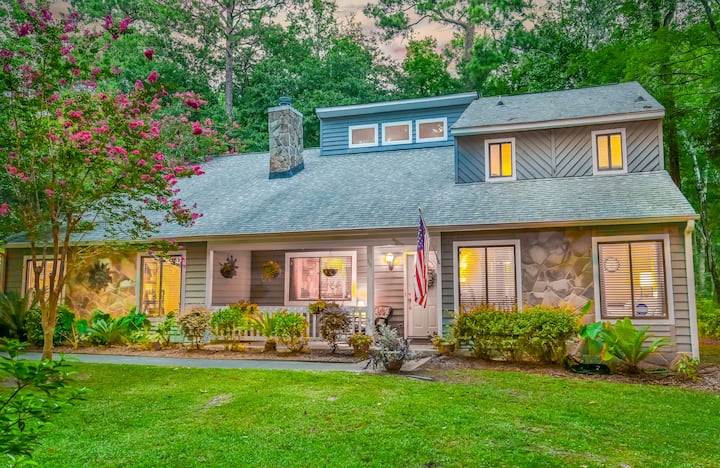 Charming Summerville Home Near Downtown - Sleeps 9 - サマービル, SC