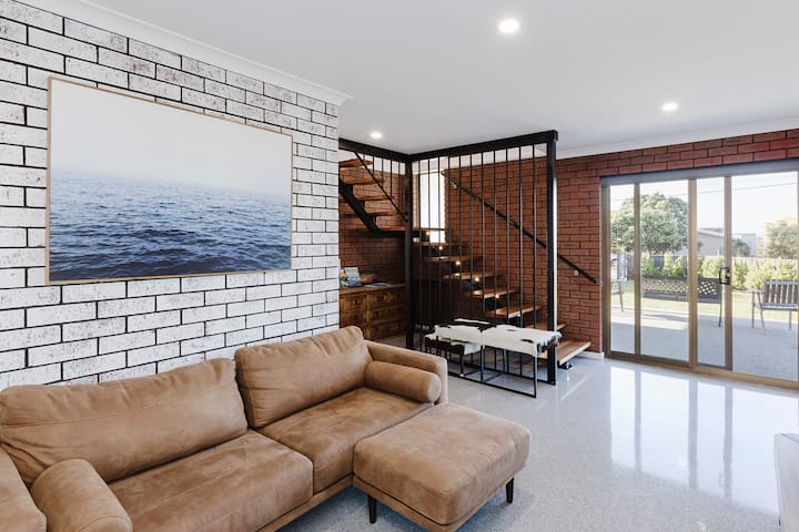 Albany Hillview. Views Of Ocean, Harbour And Range - Albany