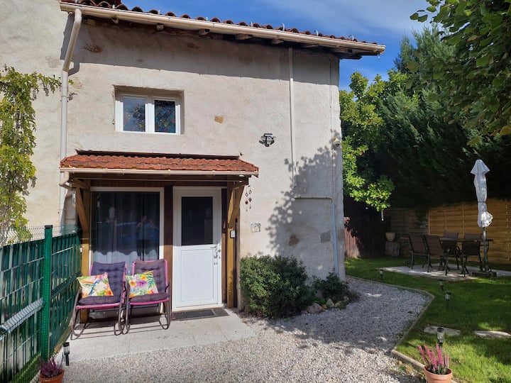 Cosy Gite  Near Rochechouart - Rochechouart