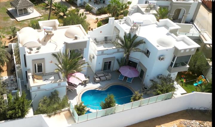 A Louer Ensemble Deux Duplexes Avec Piscine Privée - Djerba