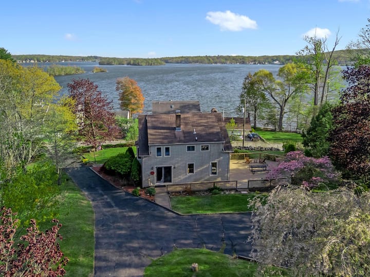 Grammy's Lake House On Lake Pocotopaug - Connecticut