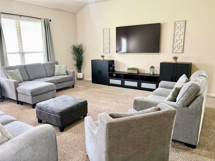 Sa Spacious Oasis 5br/4ba•lackland Bmt•riverwalk - San Antonio