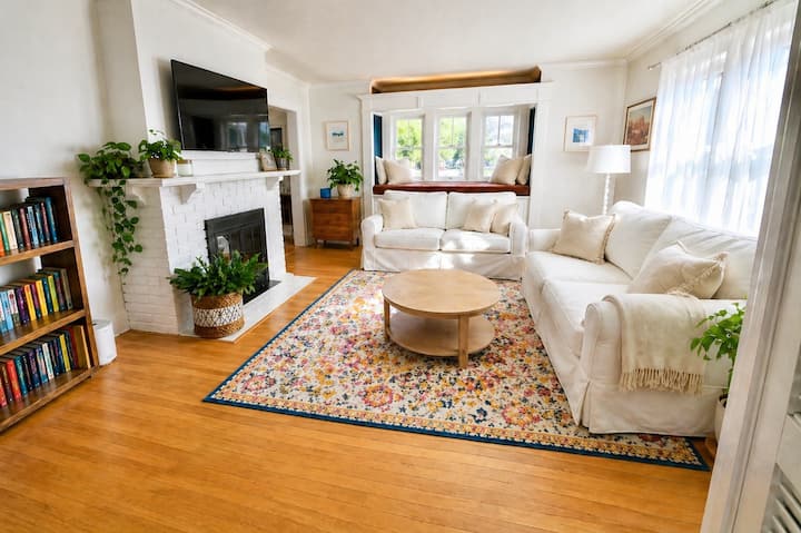 Quiet & Cozy 3br Home 1 Mile To Su. Free Parking. - Syracuse, NY