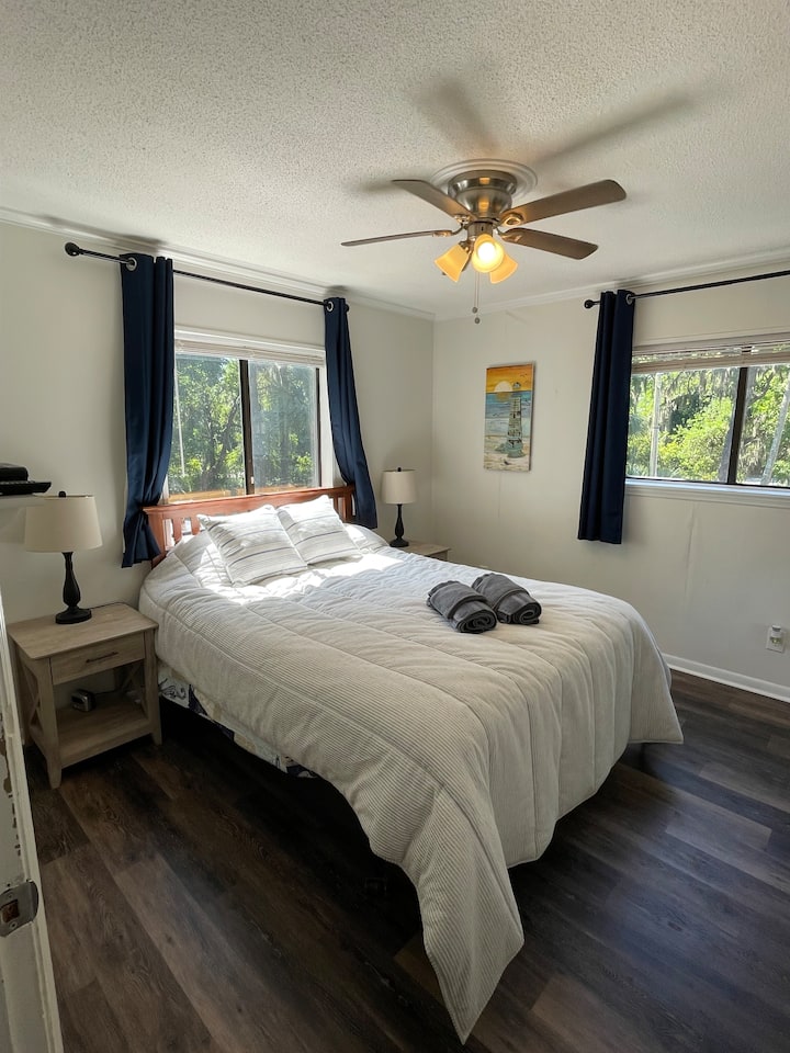 Walk 10 Min To Coligny Beach, 2 Bed Room Condo - Hilton Head Island, SC