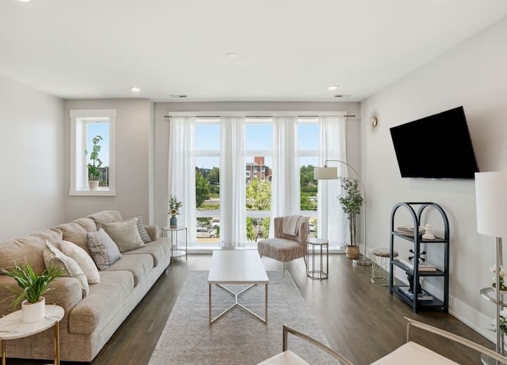Magnificent Haven Near United Center/ Dowtown - Garfield Ridge - Chicago