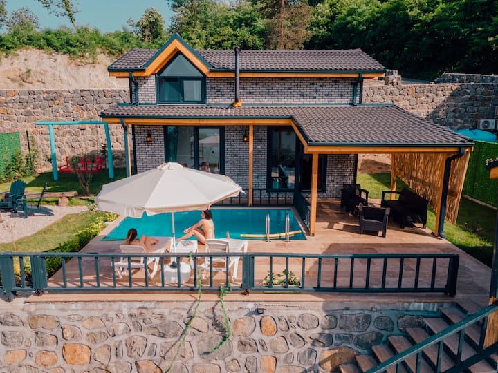 Sıcak Havuzlu Ve Jakuzili Tiny Ev - Sapanca