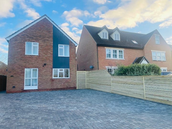 Luxury Central Oxford Detached Home - Oxford