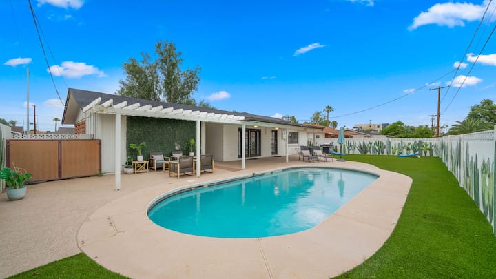 Heated Pool & Fall Specials • 1-mile 2 Old Town - Scottsdale, AZ