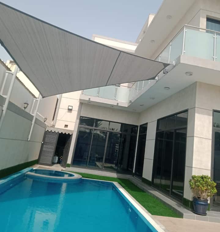 Luxurious 3-bedroom Villa - Bahrain