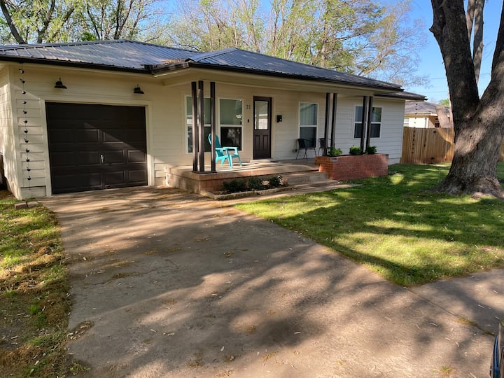 3 Bedroom 2 Bathroom Cowboy Casa - Stillwater, OK