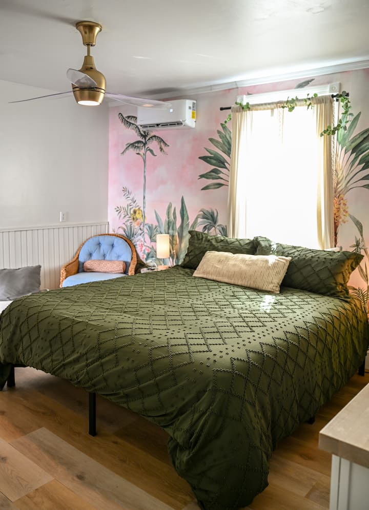 Downtown Spacious Boutique Bed & Bath, Unit 5 - St. Augustine, FL