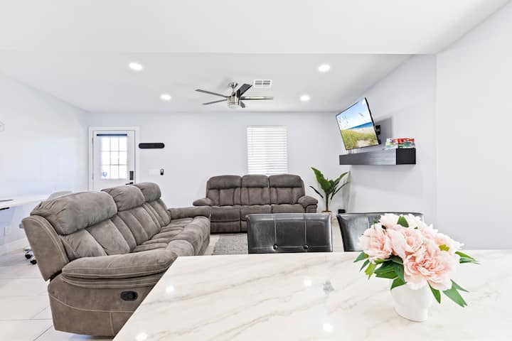 5 Min To Airport •3br •Pet Ok •Tvs In All Rooms - フェニックス, AZ