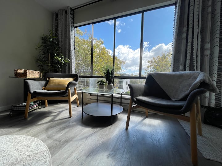 Beautiful 1 Bedroom With Covered Parking - Berkeley, CA