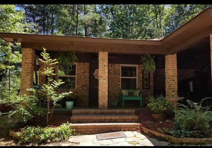 Cozy Country Cabin - Texarkana, AR