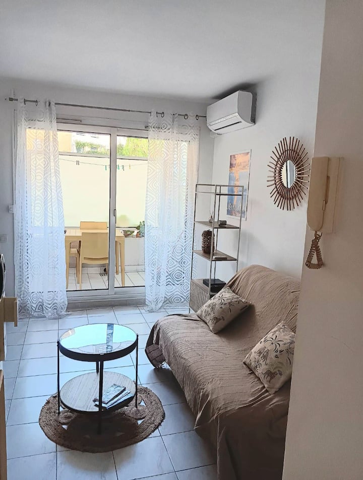 F2 à Golf Juan Bord De Mer Proche Cannes - Vallauris