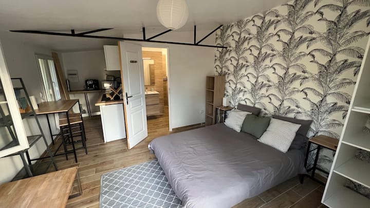 Studio/dépendance Proche Aix. Domaine Saute Lièvre - Cadarache