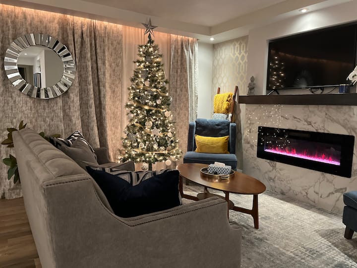 Hidden Oasis @Dream Weaver Suites - Alberta