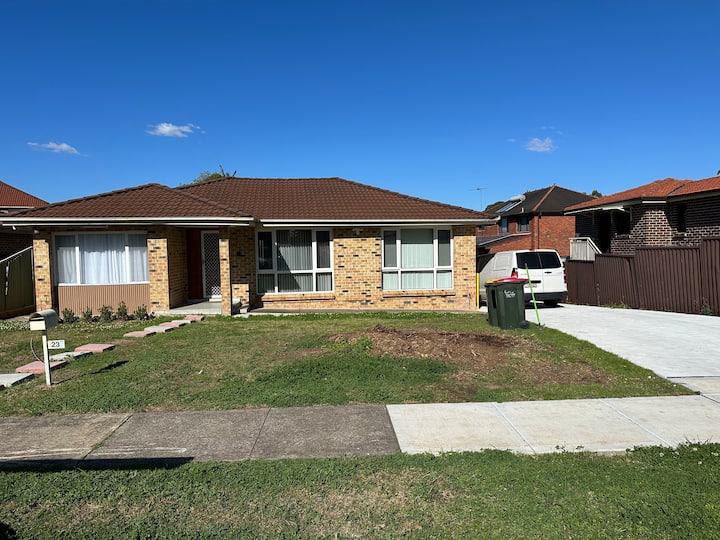 Western Sydney Luxury Comfort - Fairfield