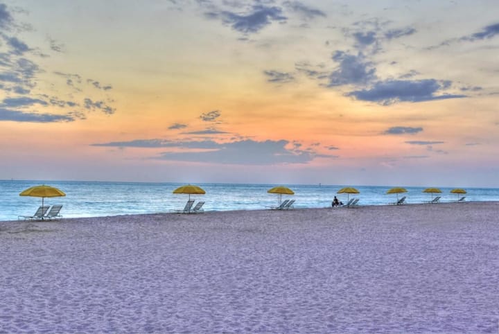 Look No More! 4 Comfortable Units, Onsite Pool - St. Pete Beach, FL