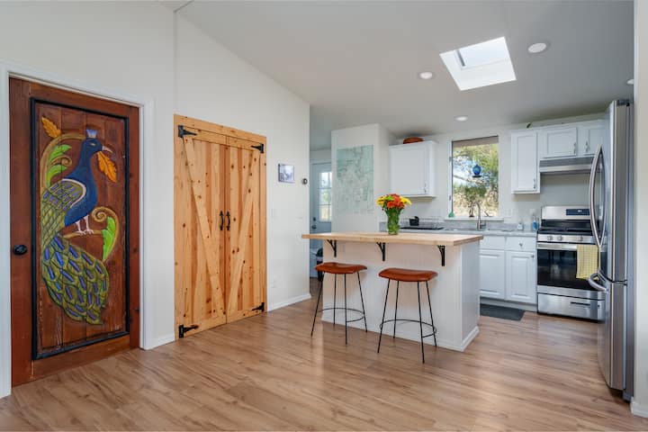 Cozy Fall Retreat - The Peacock Hacienda - Montezuma Castle National Monument