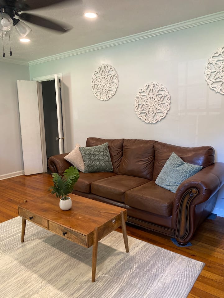 Home 2 Bedrooms (Upgrade To 3) In Historic Mgm - Montgomery