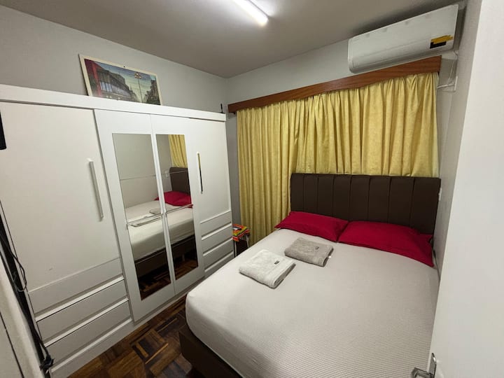 Ap Novo, Cama Queen Size Nova No Centro De Blu - Blumenau