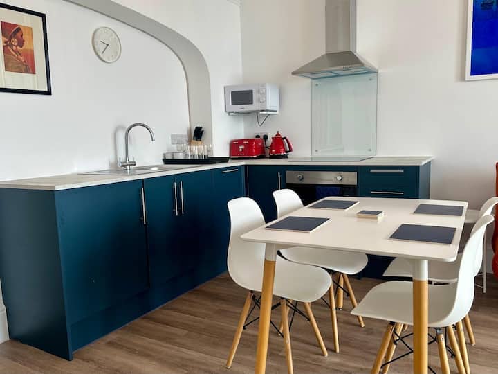 Sea View One Bedroom Apartment - 울라콤