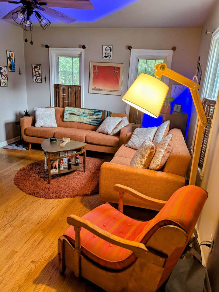 Quaint Kenosha Cape Cod
B/l - Kenosha, WI