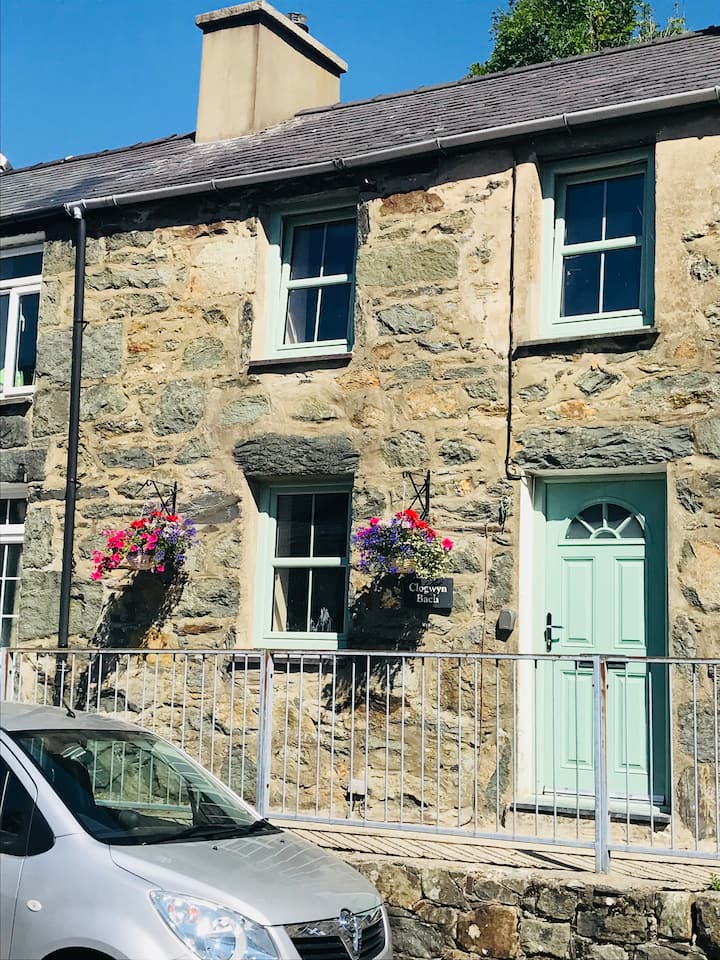 Warm & Cosy Stone Cottage On Snowdon’s Doorstep - Beddgelert