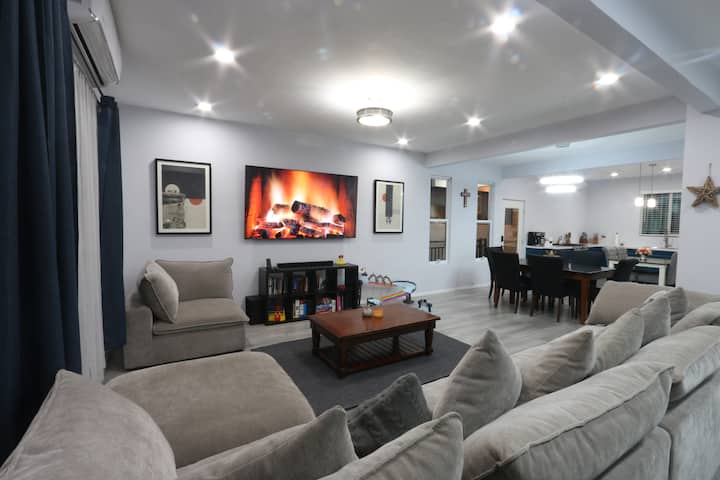 La Obrera 3br Retreat Private Balcony + Parking - Imperial Beach, CA