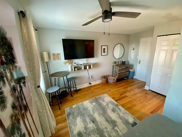 2 Private Rooms W/ Private Bath + Wifi 725mbps - Philadelphia, PA