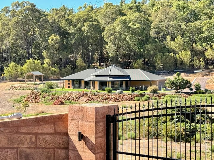 Secluded Perth Hills Getaway - Kalamunda