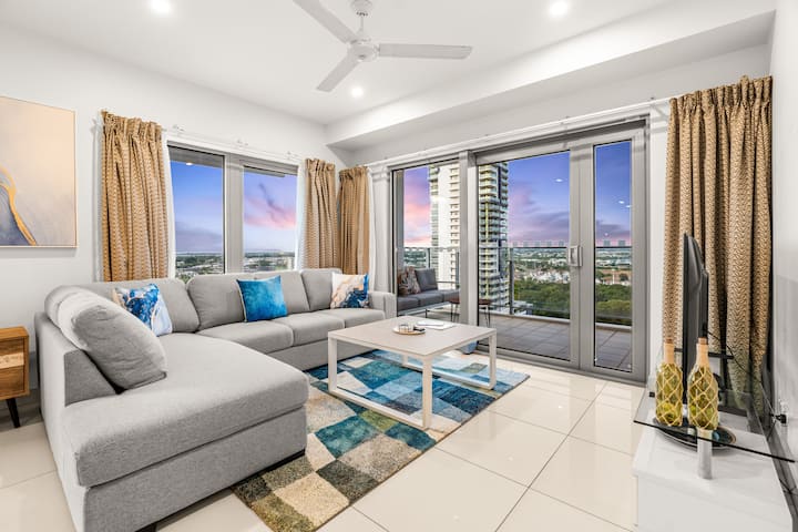 Reef-side Splendor: City Vistas ~ Pool ~ Workspace - 다윈