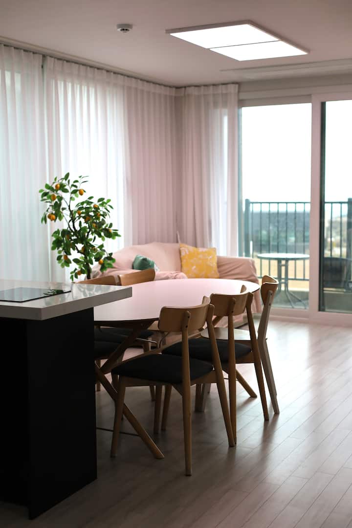 Farm Stay In Aewol-eup, 'Honeyberry House' - Jeju