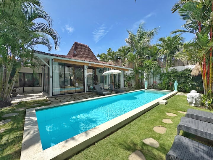 4br Seminyak Villa | Private Pool | Walk To Beach - Bali