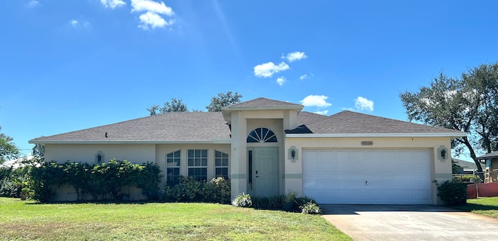 Comfy 3 Br-group Friendly-pool Access-bbq-fgcu - Estero, FL
