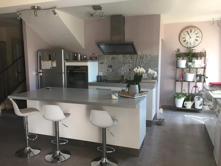 Coquette Petite Maison Avec 2 Chambres - Draguignan