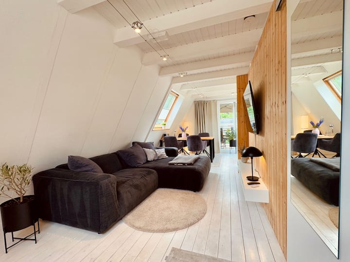 A-frame House Near Lake - Bramsche