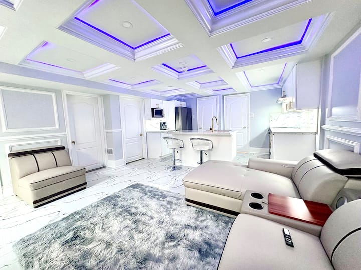 Spacious 2 Bedroom, 1 Bathroom Luxury Apartment - Brampton
