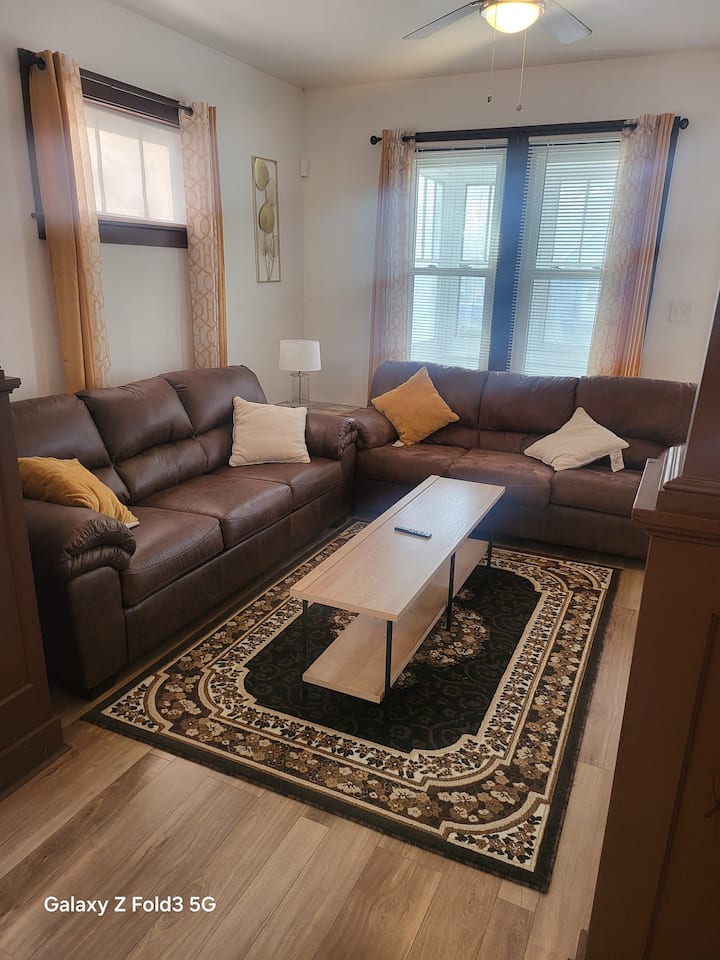Cozy Home Away From Home - North Chicago, IL