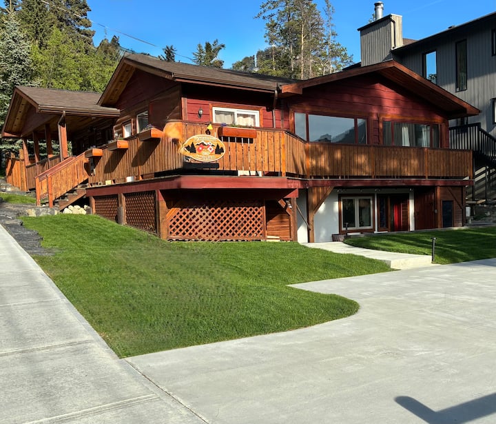 Spacious Private King Suite Steps To Dt Banff - Banff