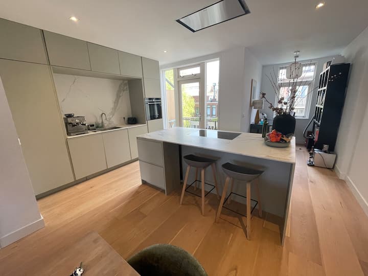 Light Renovated 80m2 Apartment By Vondelpark - Amsterdam