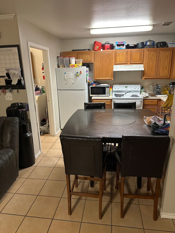 Comfy, Spacious 1-bedroom With Private Full Bath! - Lubbock, TX