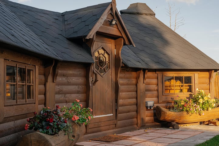 Bespoke Holiday Home With Private Pool And Hot Tub, Sleeps 8 Ref 34073p - Downham Market