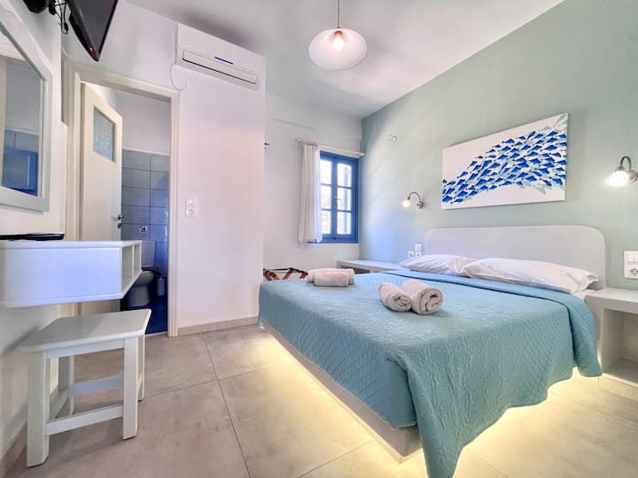 'Asterias 3' Mini Apts On The Beach! - Santorini