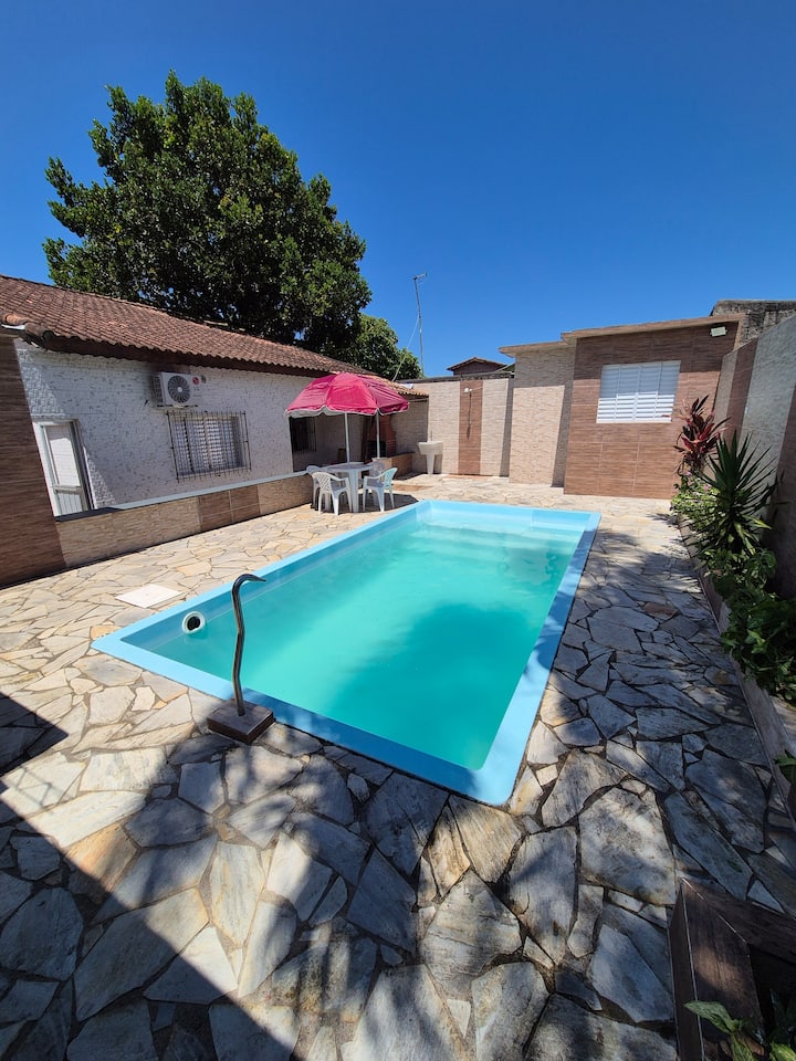 Casa C/ Ambiente Espaçoso, Piscina E Churrasqueira - Ilha Comprida