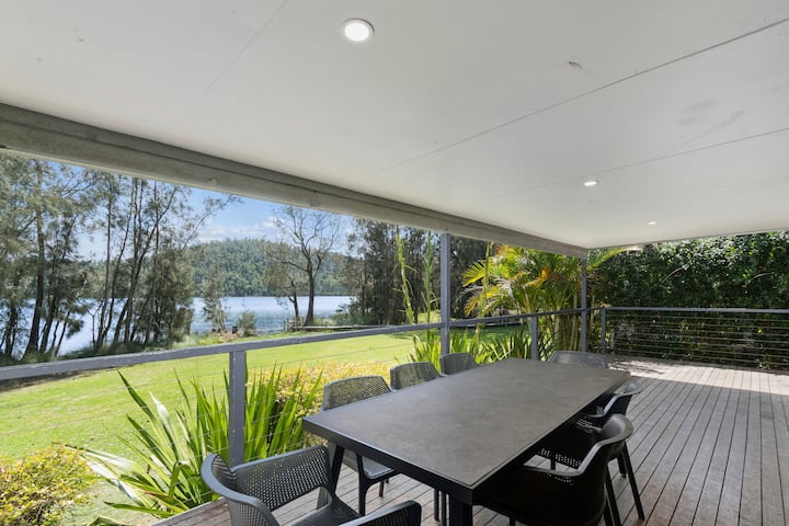 Waterfront Wave - Lake Conjola